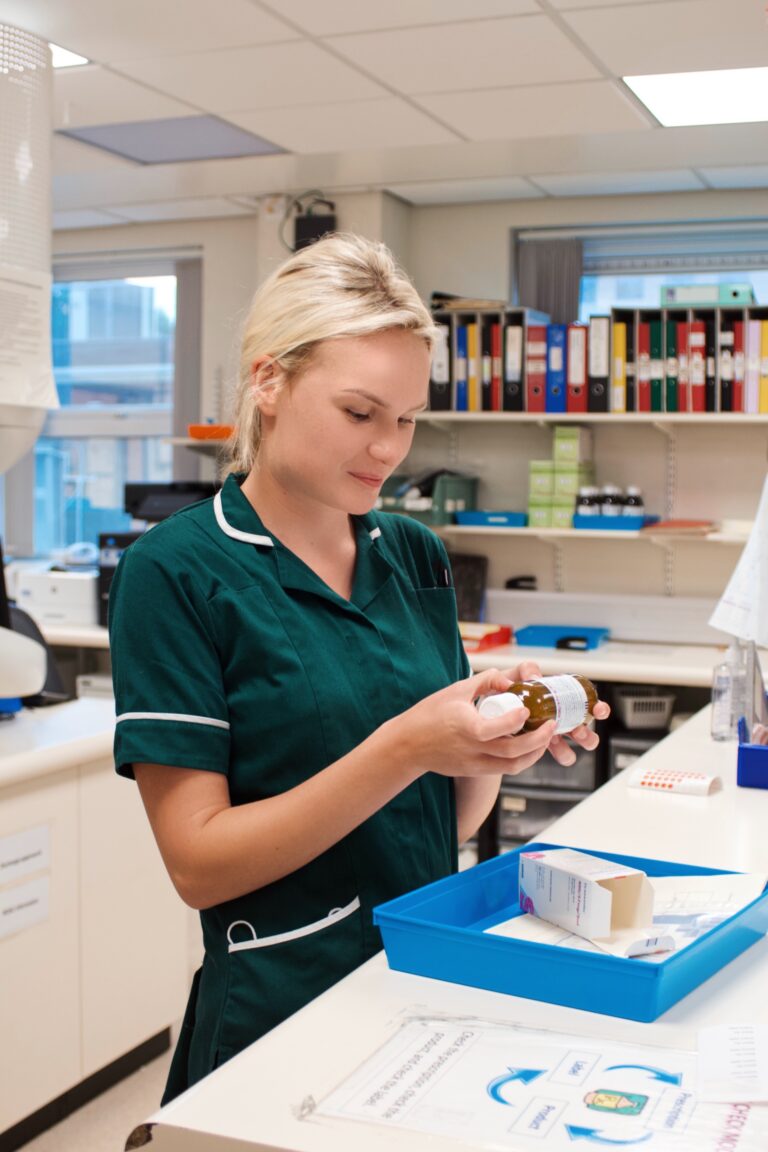 Newly Qualified Pharmacist Pathway Available - NHS Careers NW